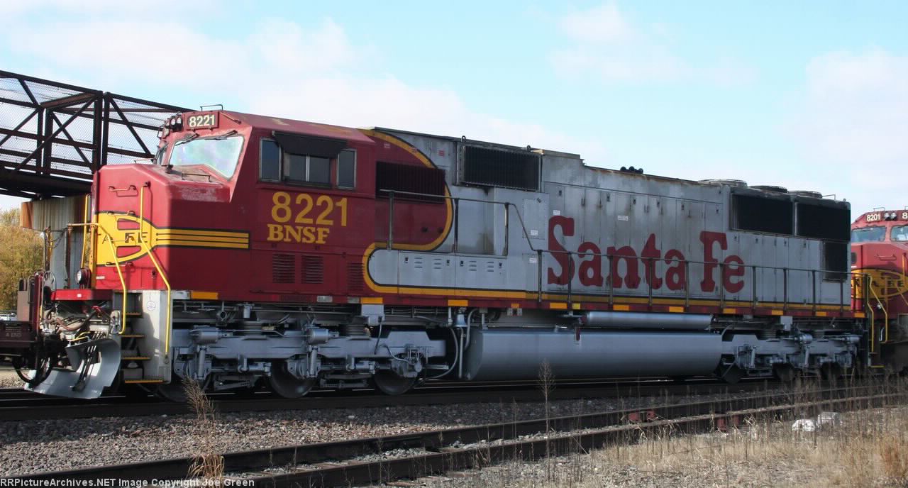 BNSF 8221